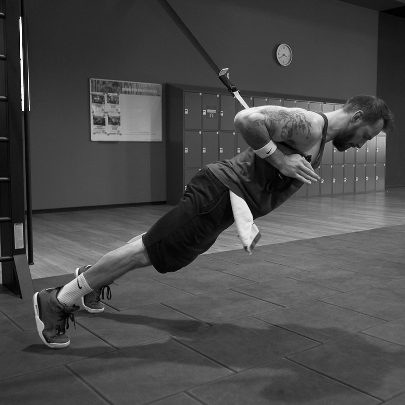 Squats sprinter au TRX - Nolan Coach Sportif