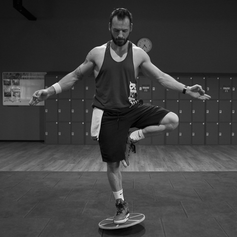 L'arbre en équilibre sur un plateau instable - Nolan Coach Sportif